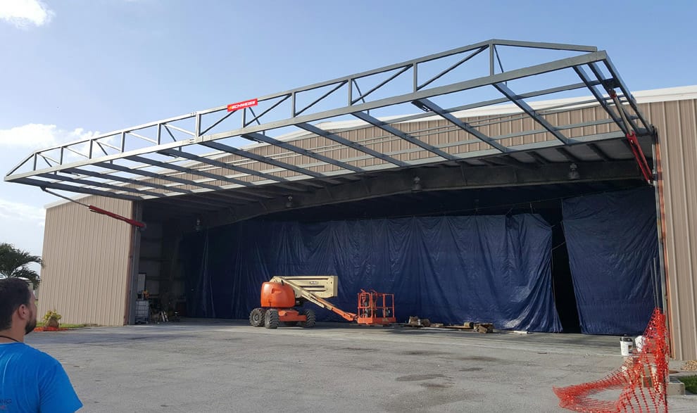 Bifold Doors - Hangar Doors | Schweiss Doors | Commercial Hydraulic ...